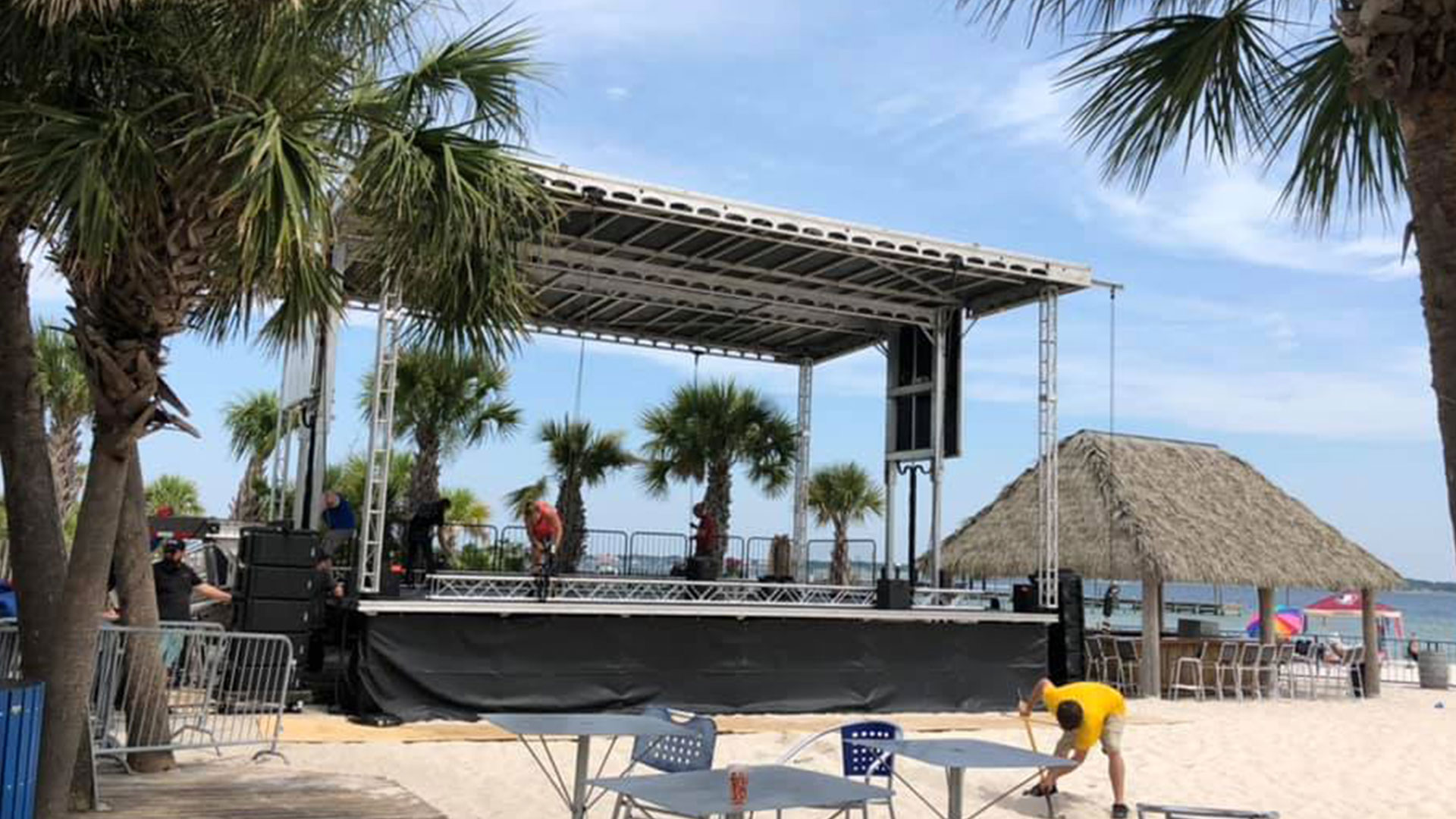 APEX 3224 Mobile Hydraulic Stage | Apex Stages